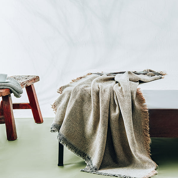 How to choose Linen Throw for the Bedroom? – endlessbay